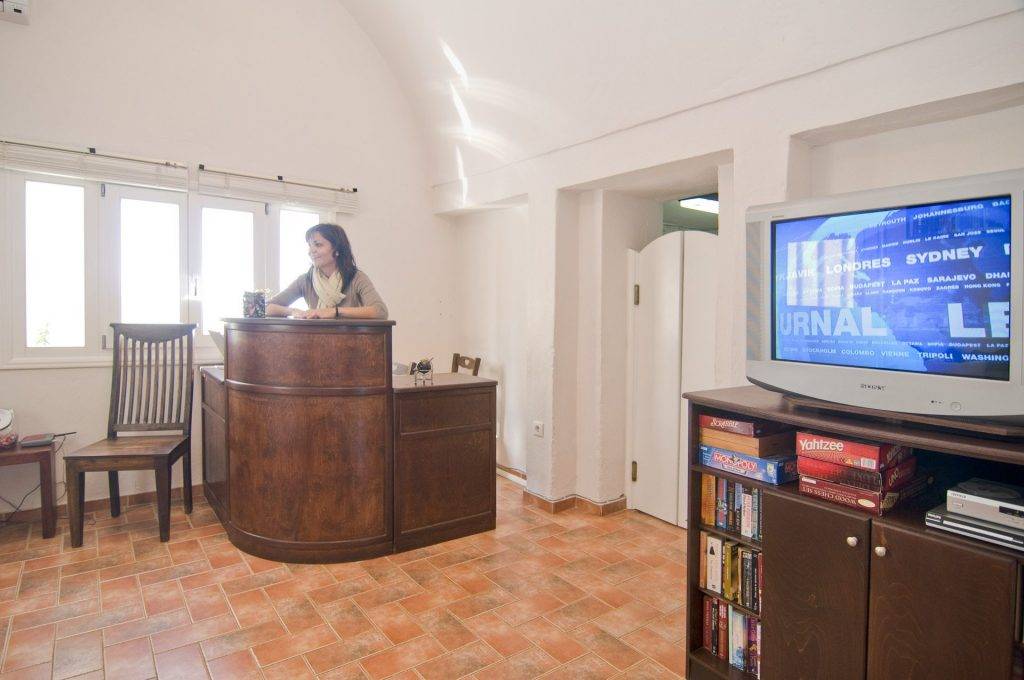 Reception (Concierge) | Villa Ilias Caldera Hotel | Firostefani ...